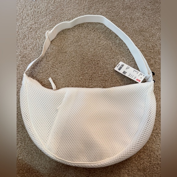Uniqlo | Bags | Nwt White Uniqlo Crossbody Bag Fanny Pack | Poshmark